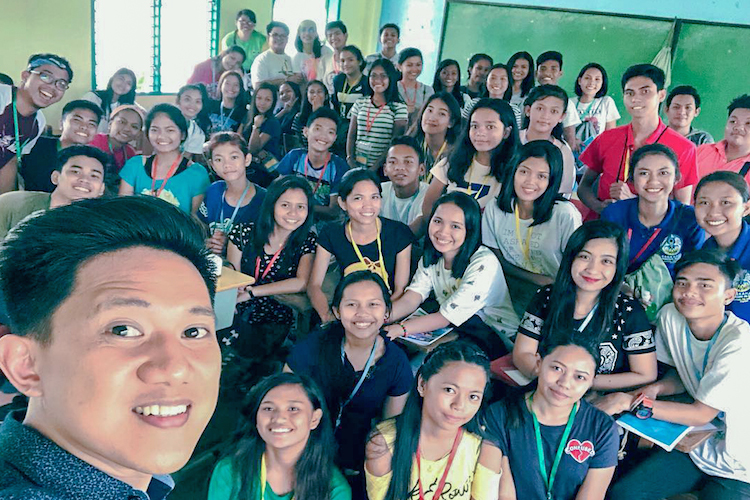 Filipino youths get grounding on social media use – Sangguniang Laiko ...