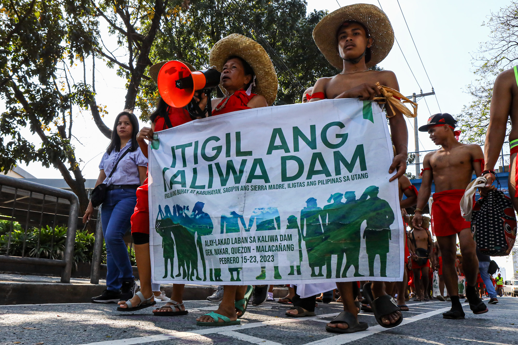 Photos: Indigenous People walk against dam project in ancestral land ...